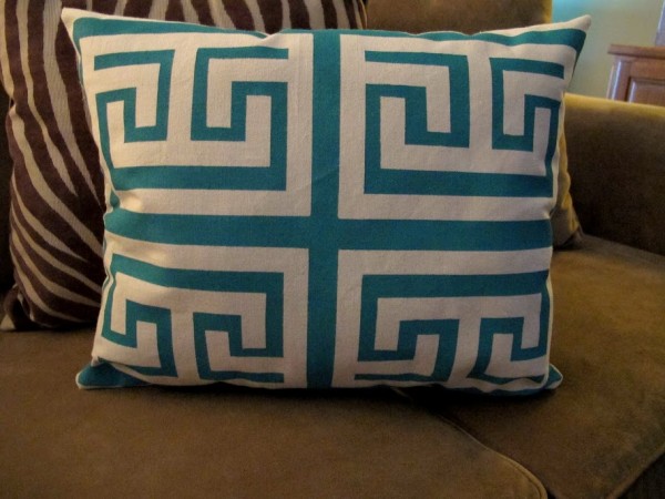 DIY Screen Printed Pillow {The Creativity Exchange} - The Inspired Room